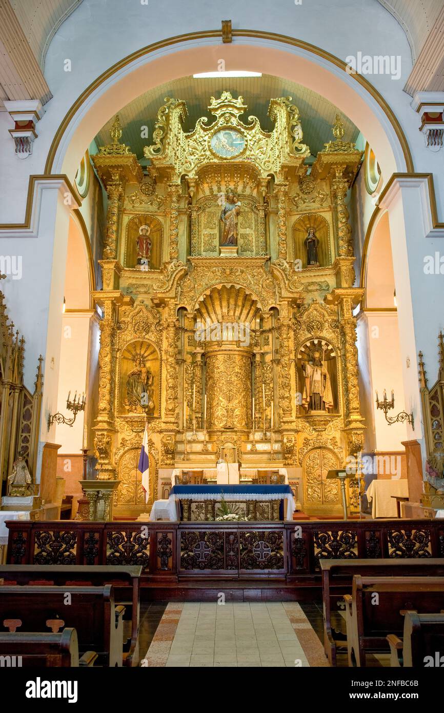 The Golden Altar in the Church of San Jose in Casco Viejo In Panama ...