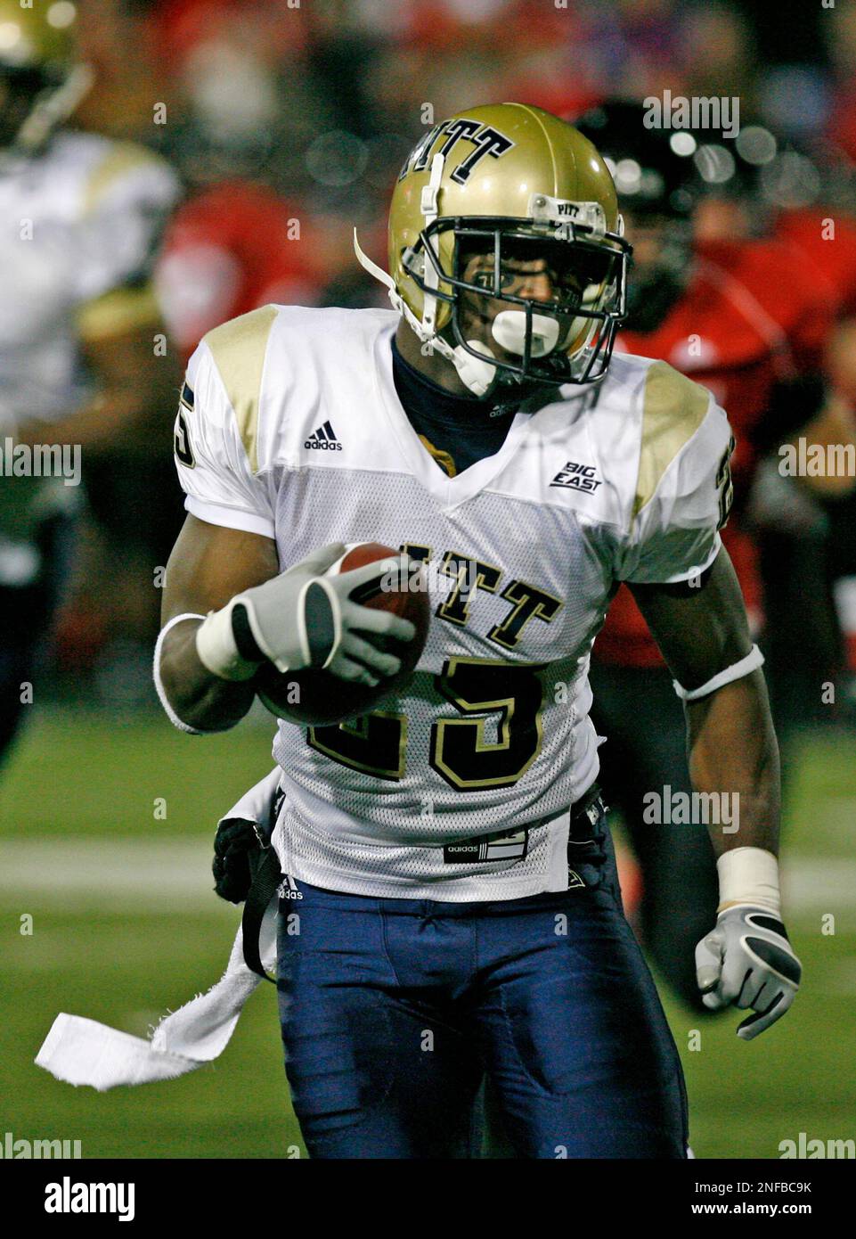 Pittsburgh running back LeSean McCoy runs against Cincinnati in an NCAA ...