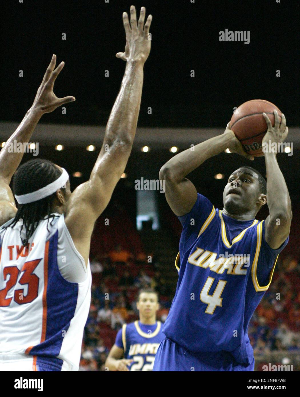 Florida forward Alex Tyus (23) tries to block the shot from Missouri ...