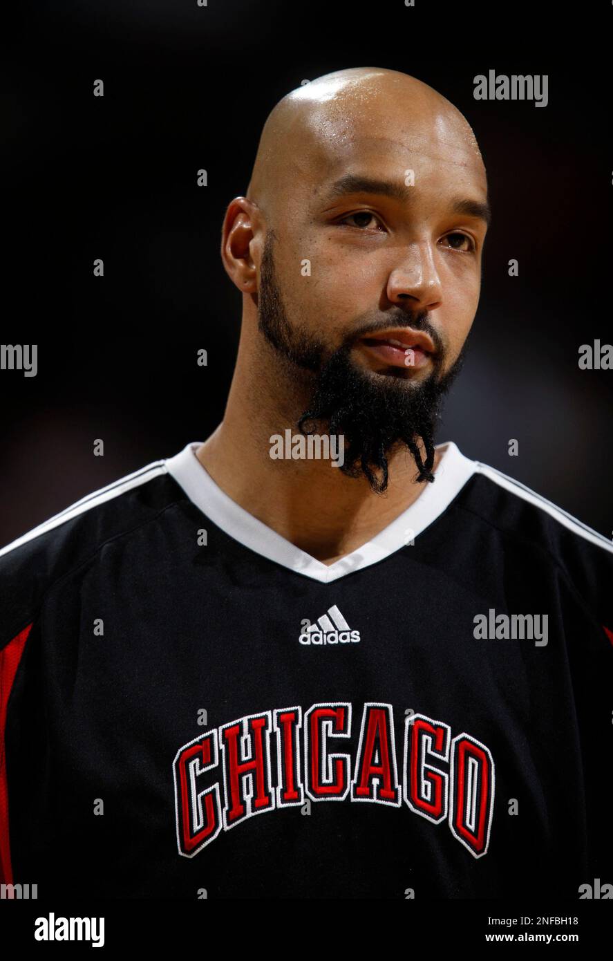 Chicago Bulls forward Drew Gooden warms up before facing the Denver ...