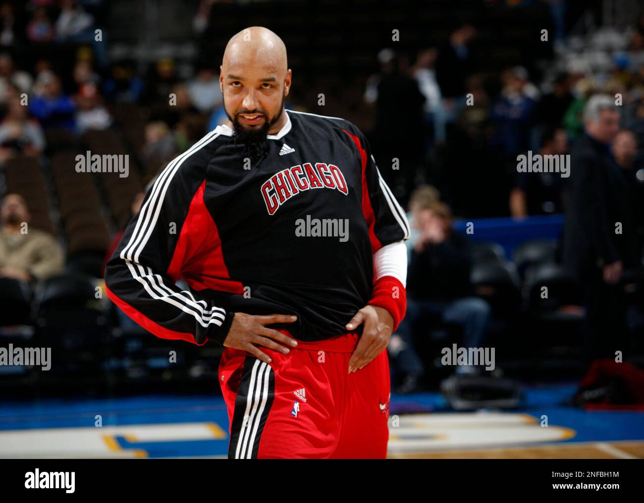 Chicago Bulls forward Drew Gooden stretches before facing the Denver ...