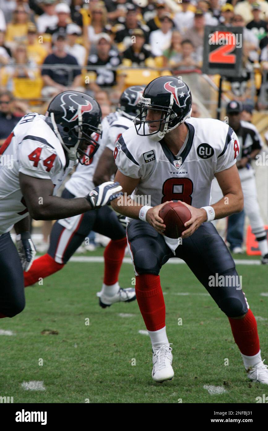 Houston Texans quarterback Matt Schaub looks to hand off during an NFL ...