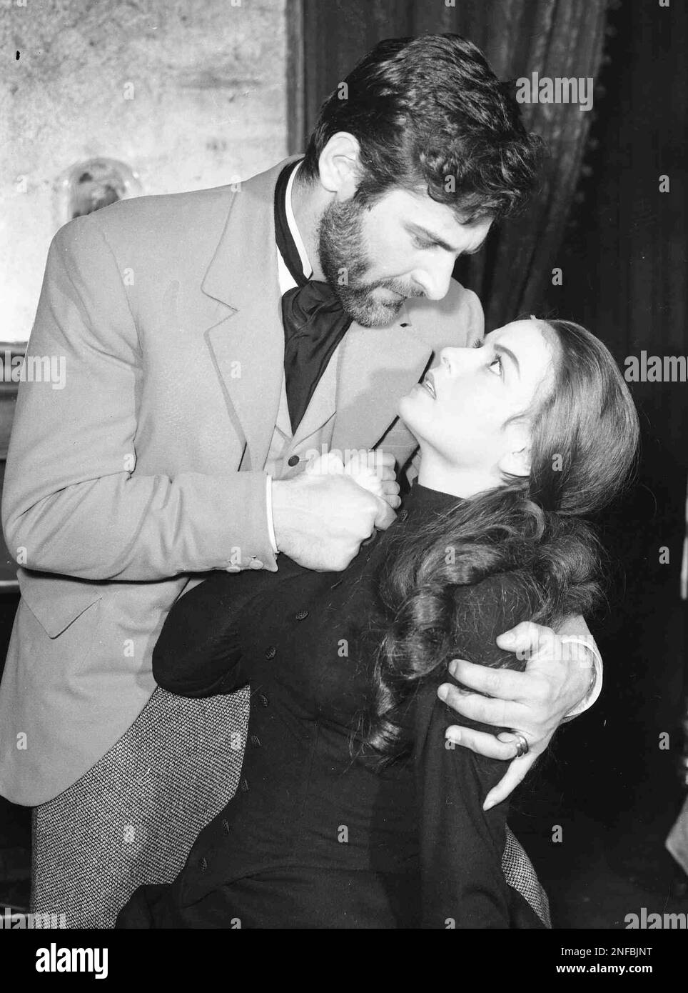 Hungarian born actress Eva Bartok and American actor Sam Wanamaker in a ...