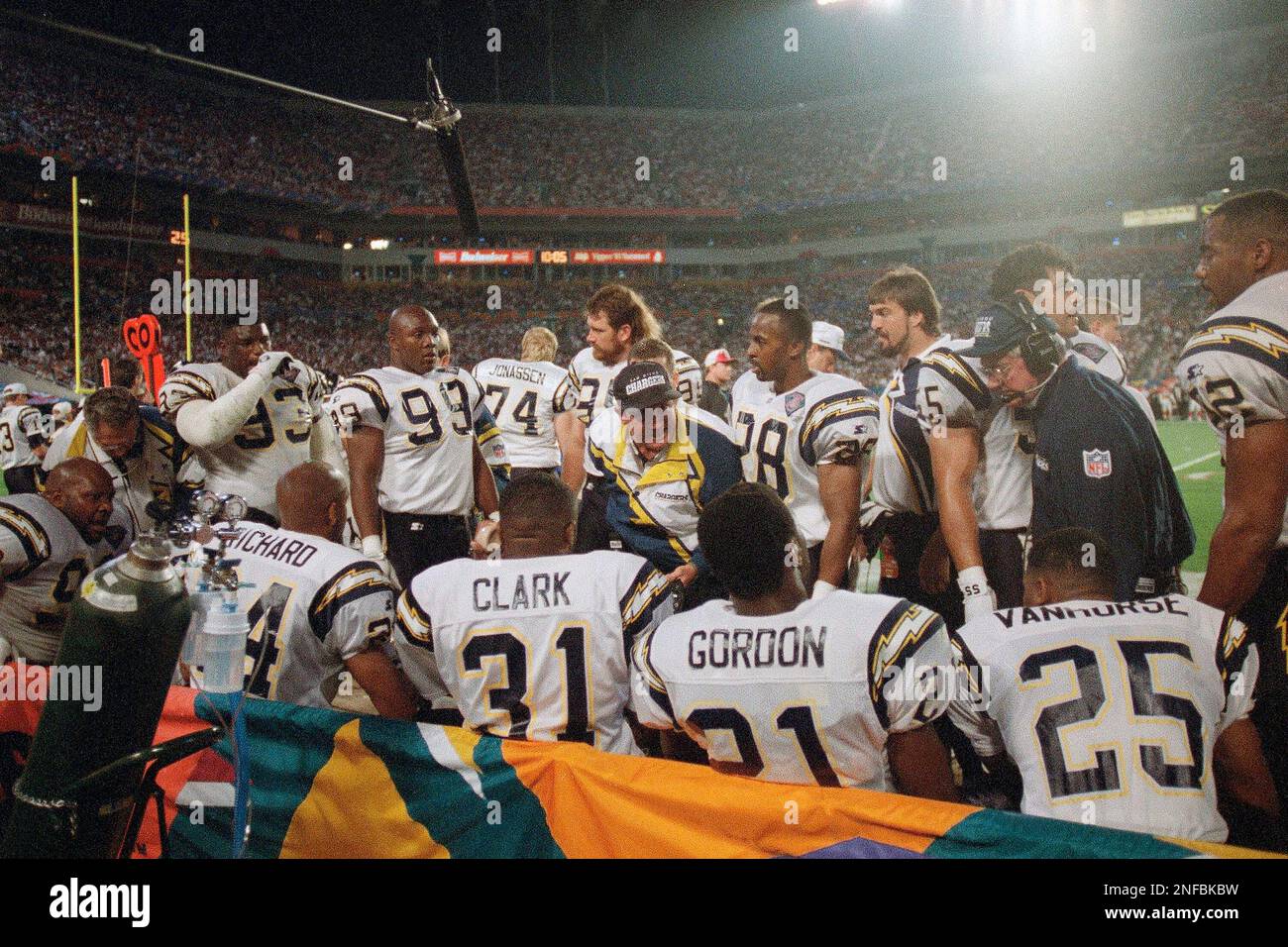 San Diego Chargers head coach Bobby Ross, center, talks to members of ...