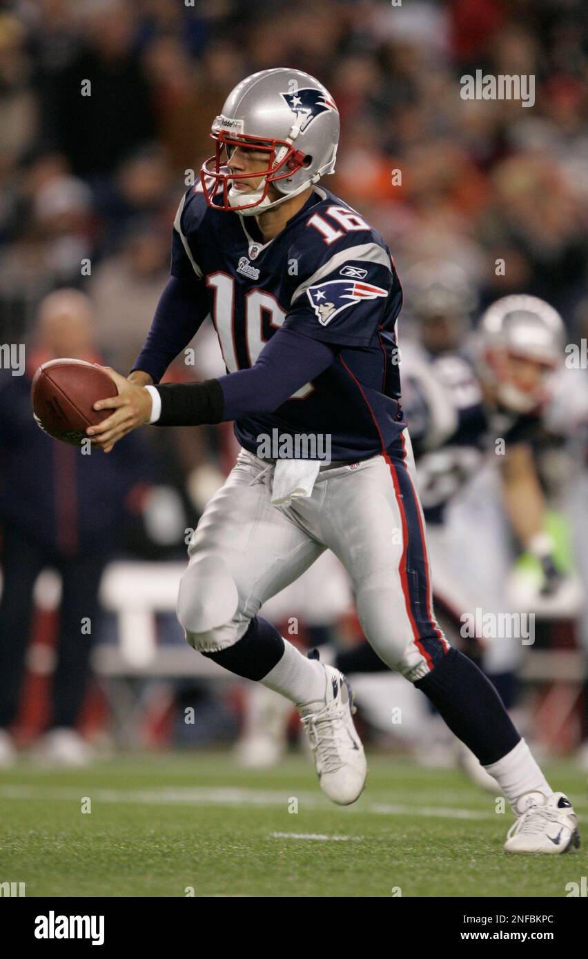 New England Patriots quarterback Matt Cassel (16) in the third quarter ...