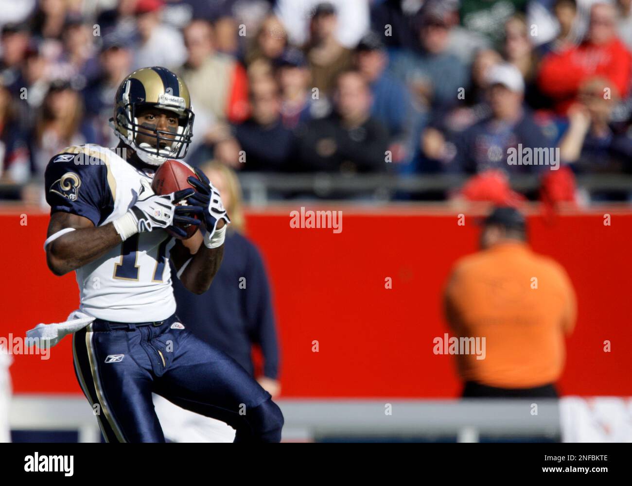 St. Louis Rams wide receiver Donnie Avery (17) runs with the ball in an ...
