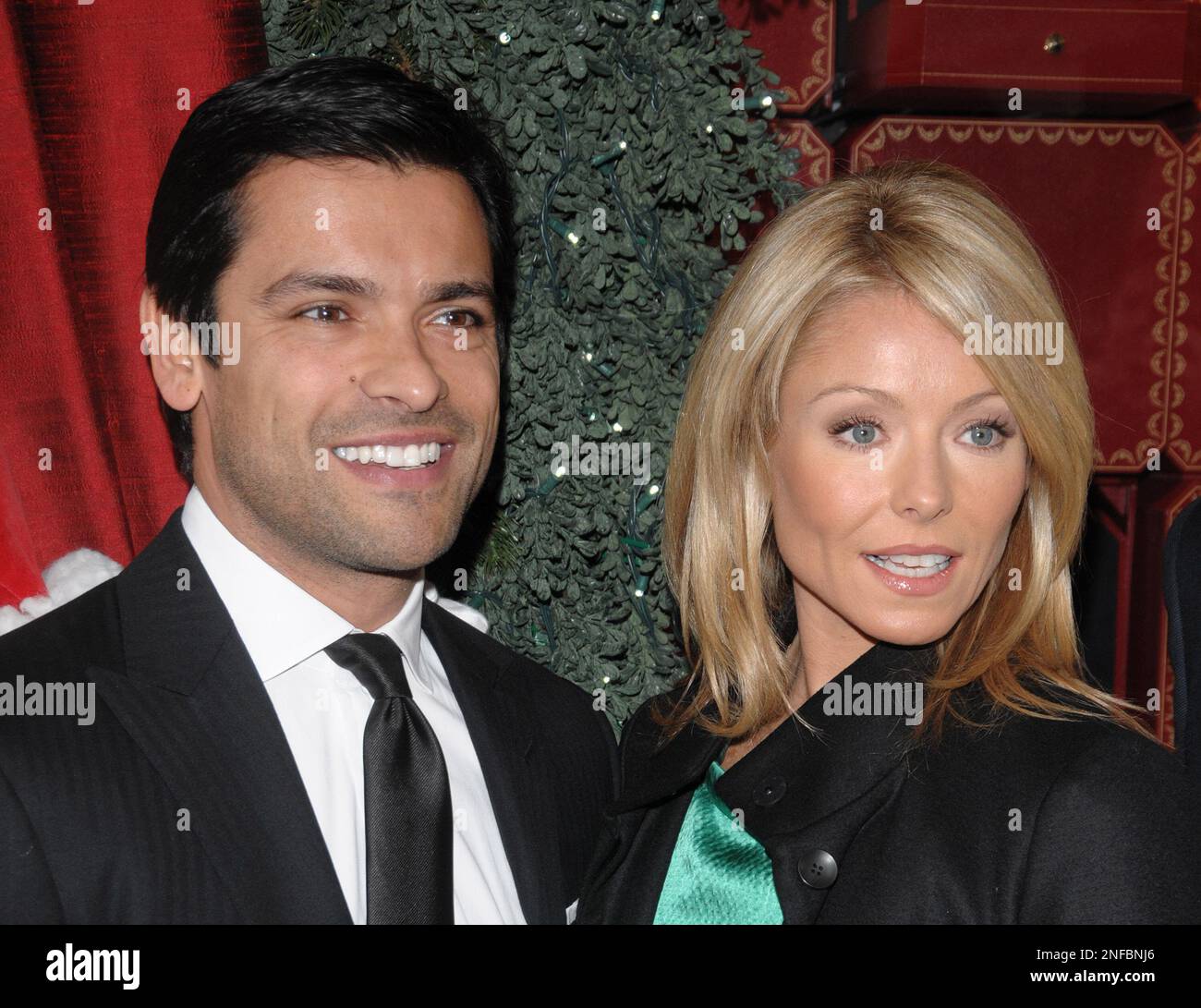 TV Personality Kelly Ripa and husband Mark Consuelos attends the 29th ...