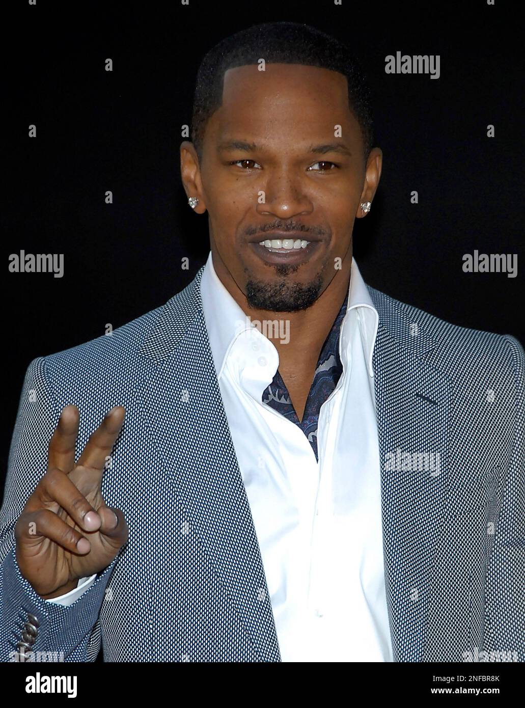 Actor Jamie Foxx poses on the press line at the 2008 American Music ...