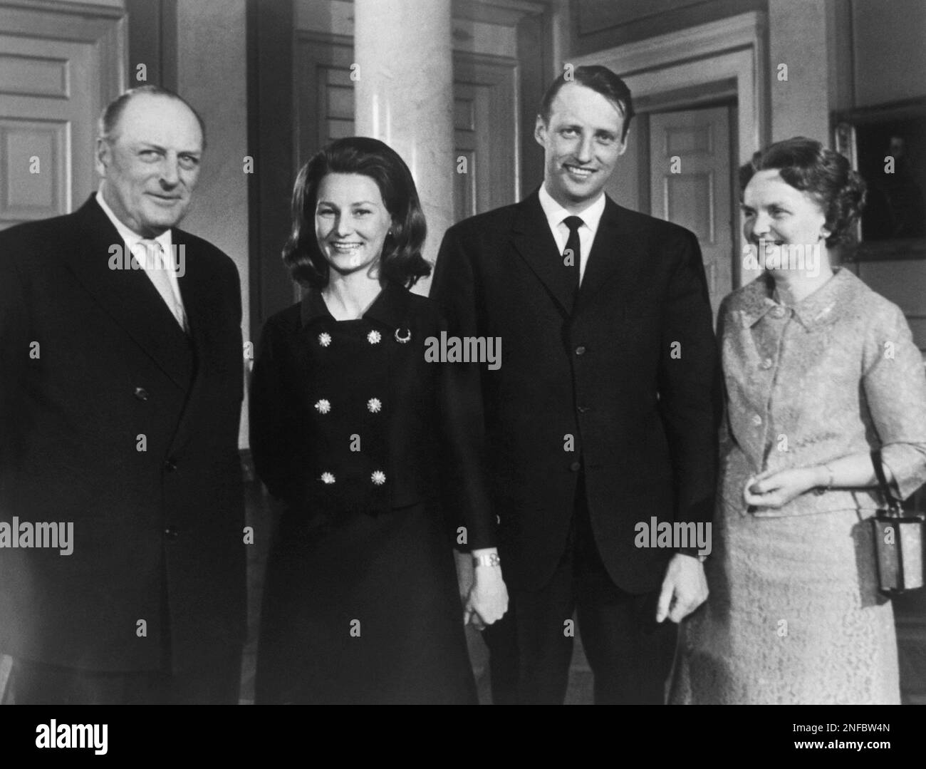 Crown Prince Harald of Norway, second right, announced his engagement ...