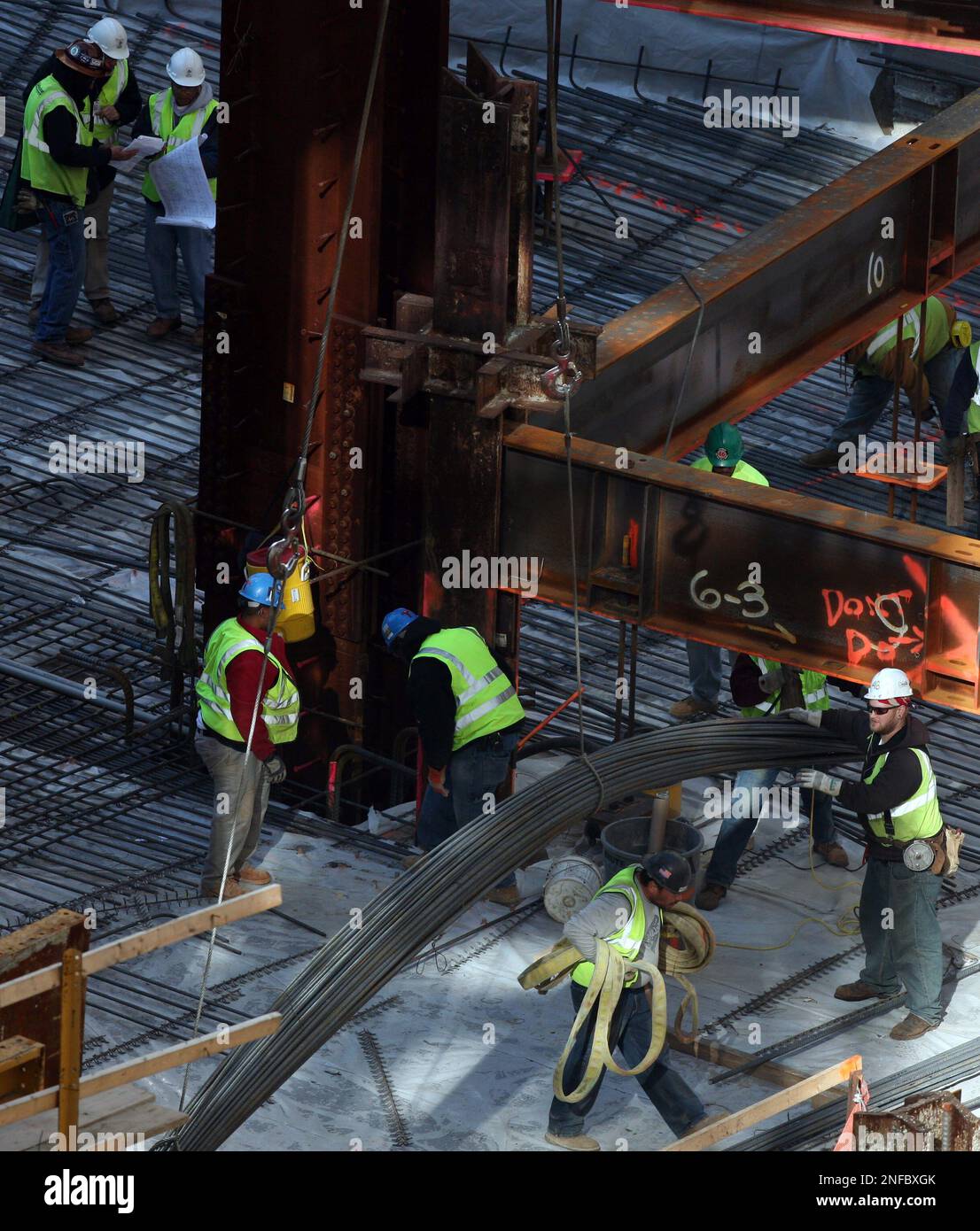 Construction of the Freedom Tower continues at the World Trade Center ...