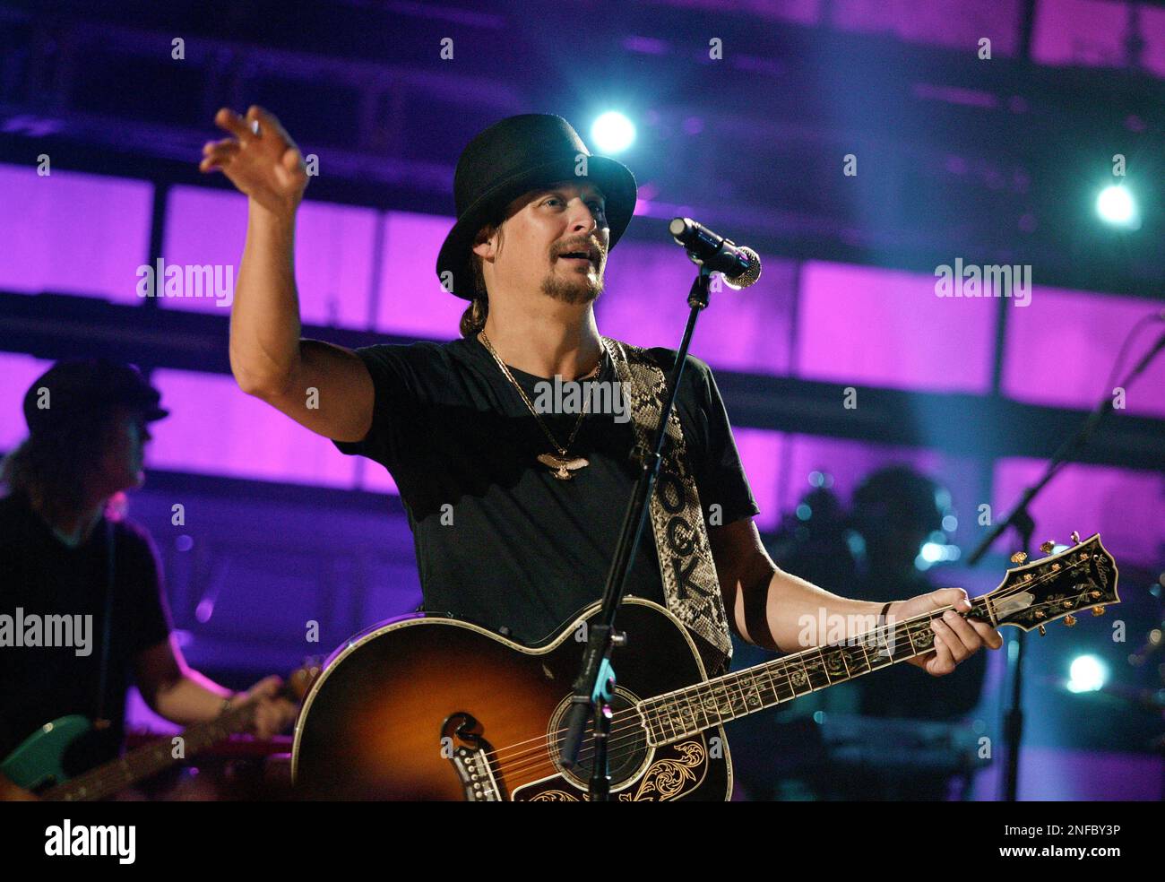 Kid Rock performs during his VH1 Storytellers concert in Nashville ...