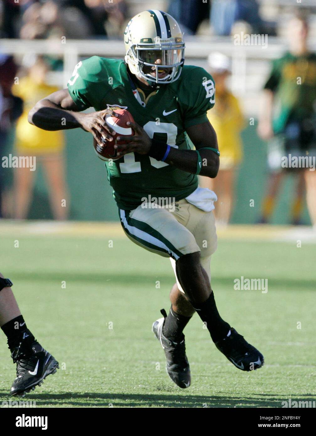 Baylor quarterback Robert Griffin (10) during an NCAA college football ...