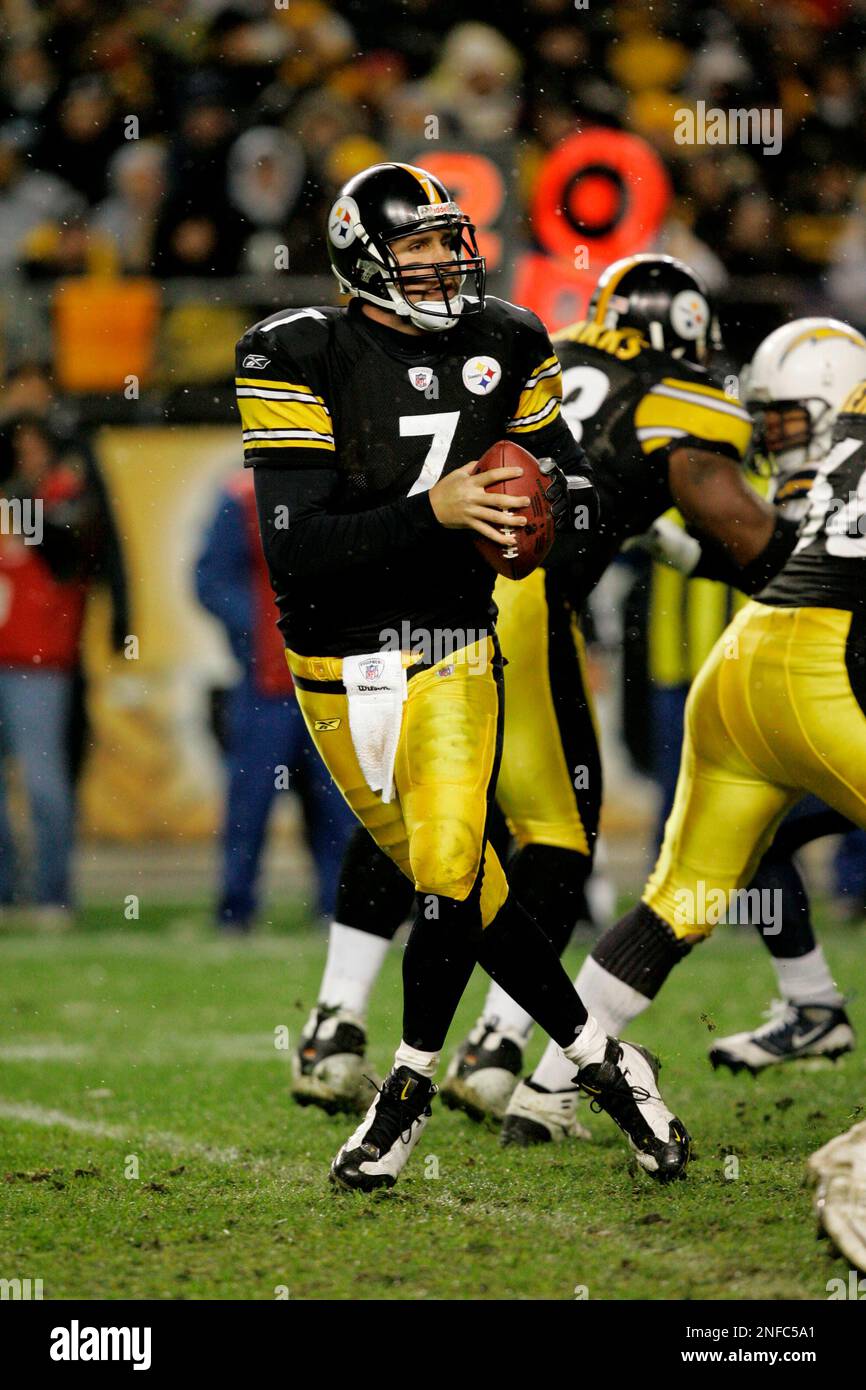 Pittsburgh Steelers quarterback Ben Roethlisberger (7) plays against ...