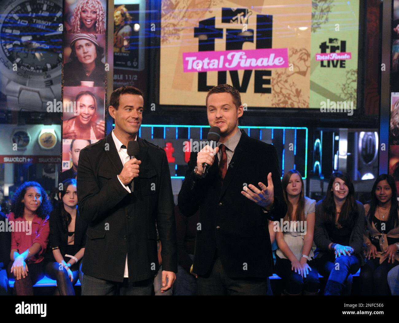 Former MTV VJ Carson Daly,left, and MTV VJ Damien Fahey make an ...