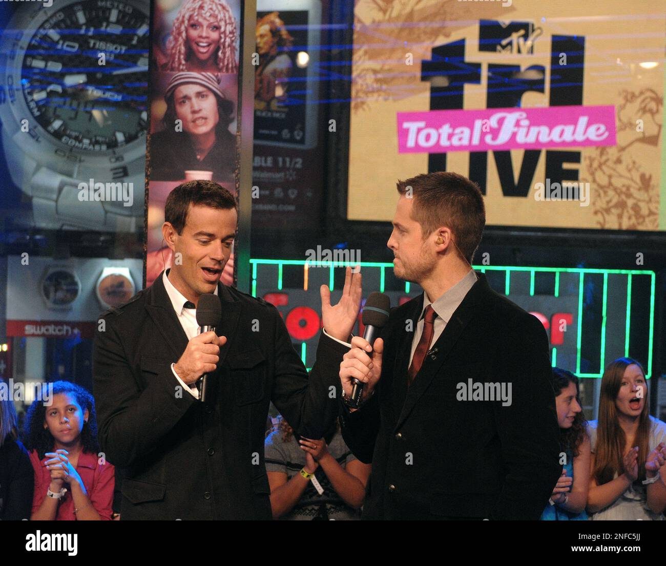 Former MTV VJ Carson Daly,left, and MTV VJ Damien Fahey make an ...