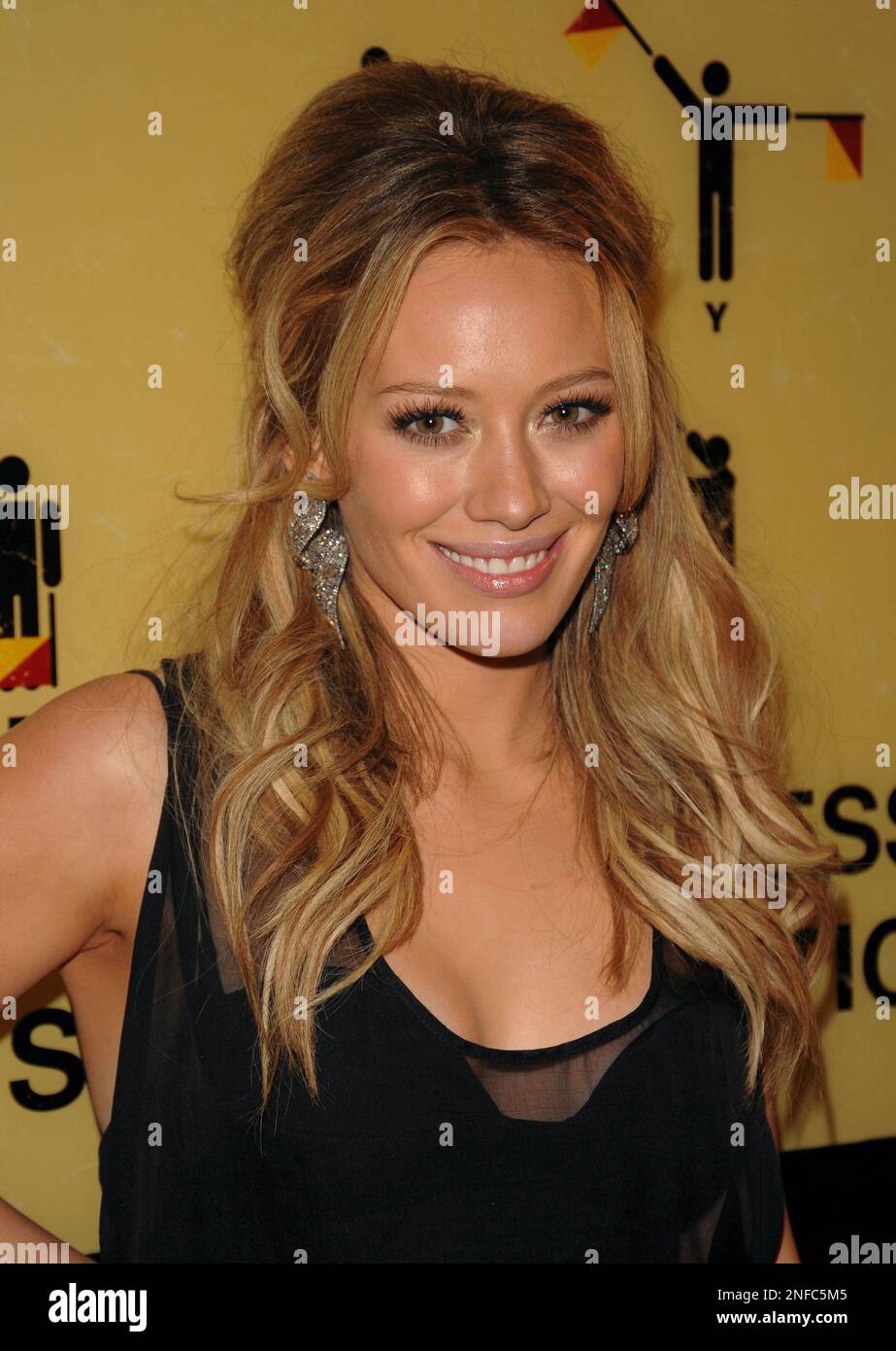 Singer Hilary Duff poses backstage at MTV's TRL "Total Finale Live ...