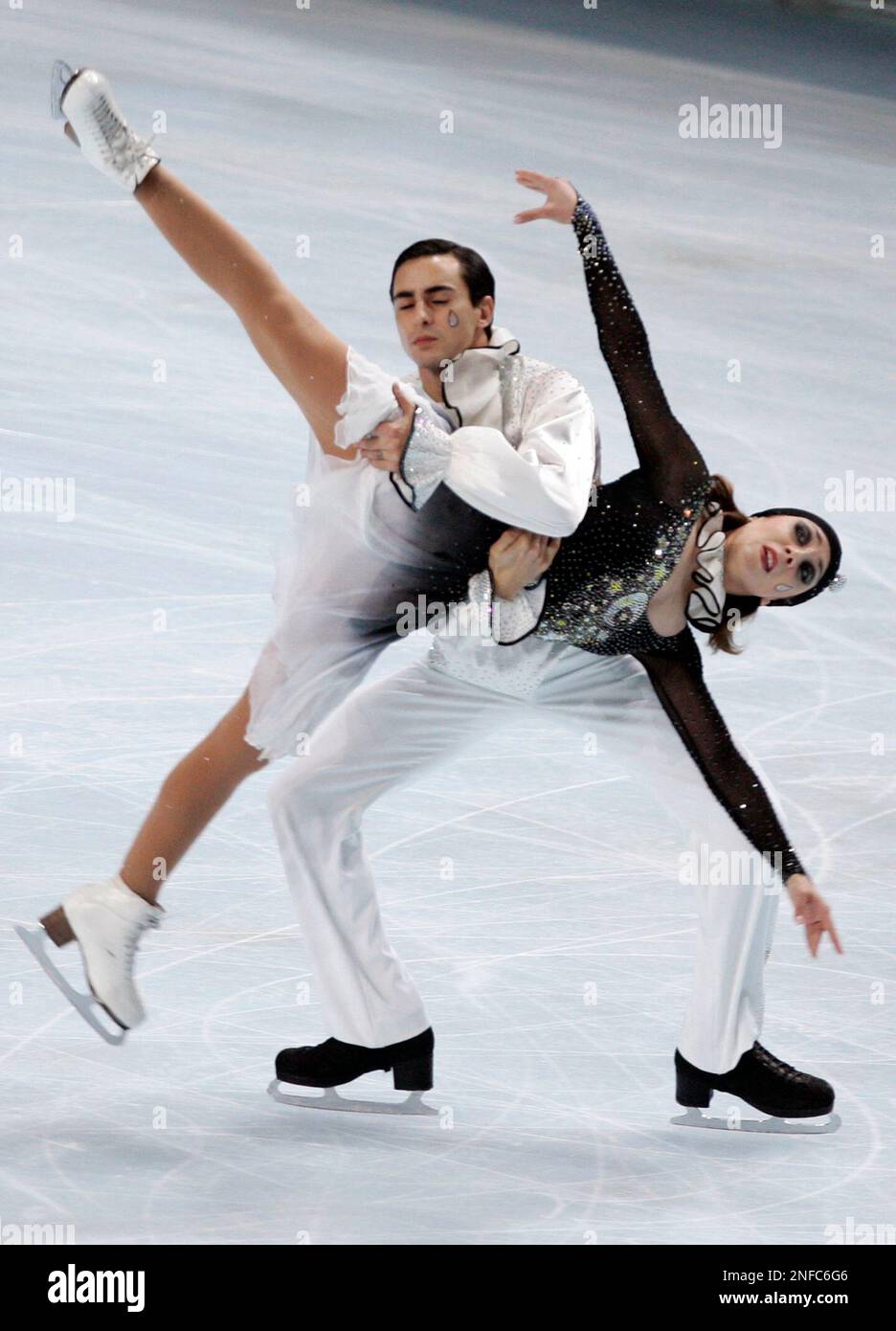 Federica Faiella and Massimo Scali of Italy perform their Ice Dance ...