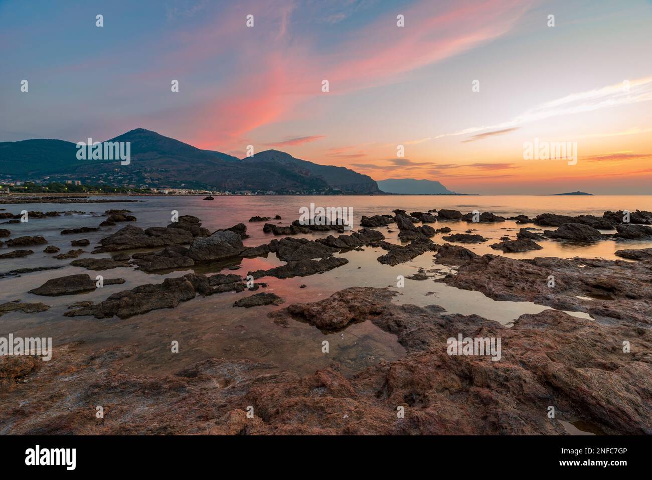 Sicilian coasts villages hi-res stock photography and images - Alamy