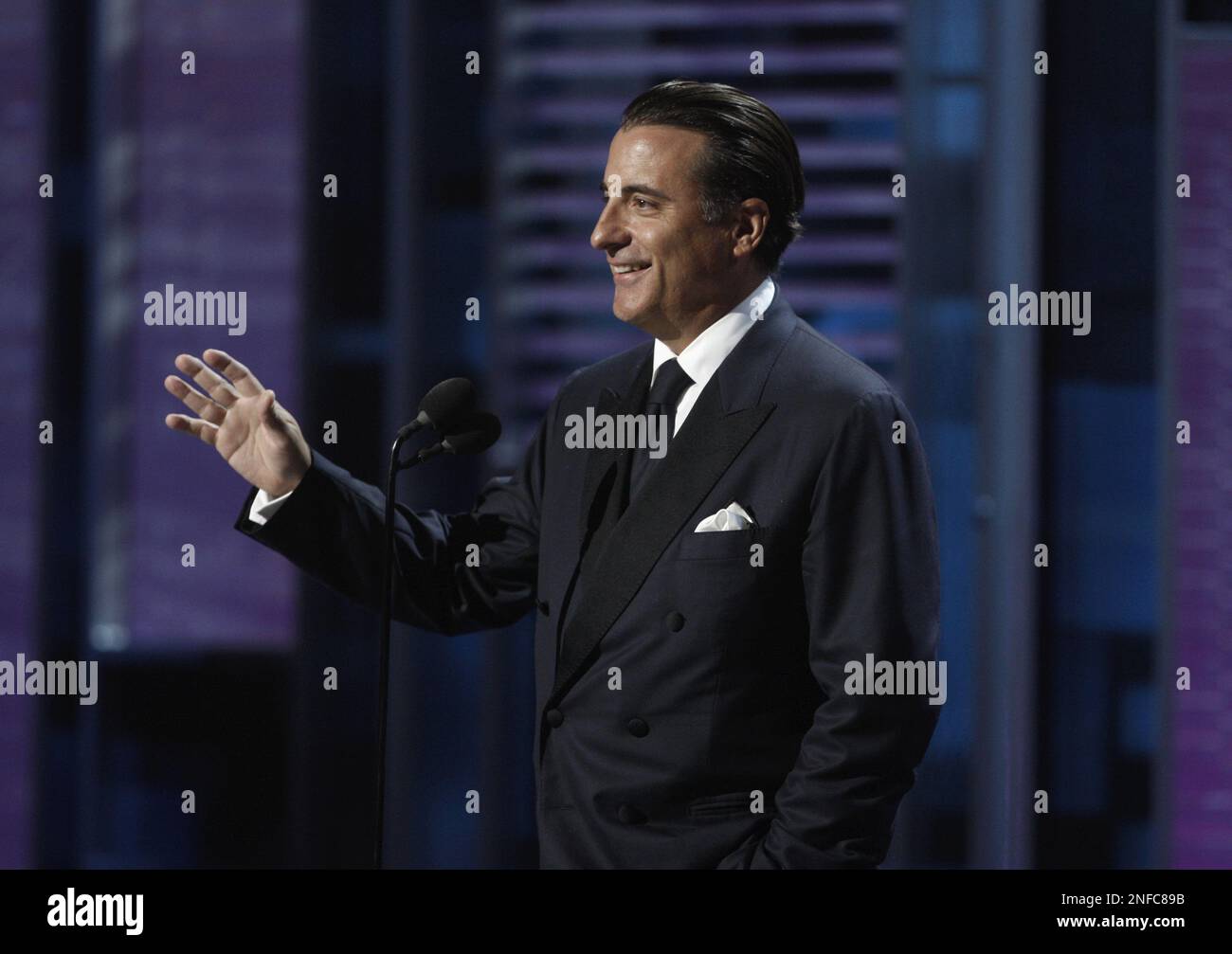 Andy Garcia introduces Gloria Estefan as the Latin Recording Academy ...