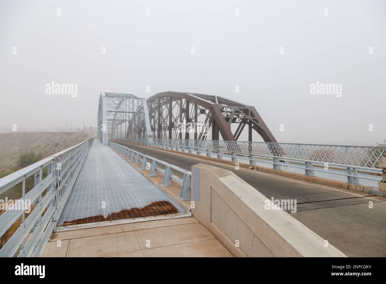 Colorado River bridge at Yuma Az in fog Stock Photo - Alamy