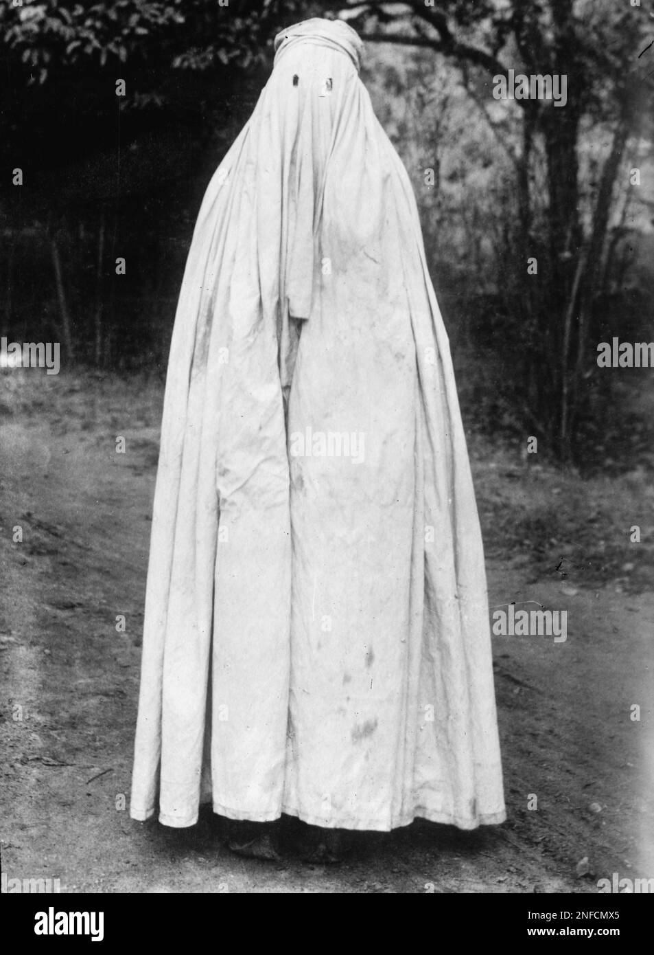 Muslim india woman Black and White Stock Photos & Images - Alamy