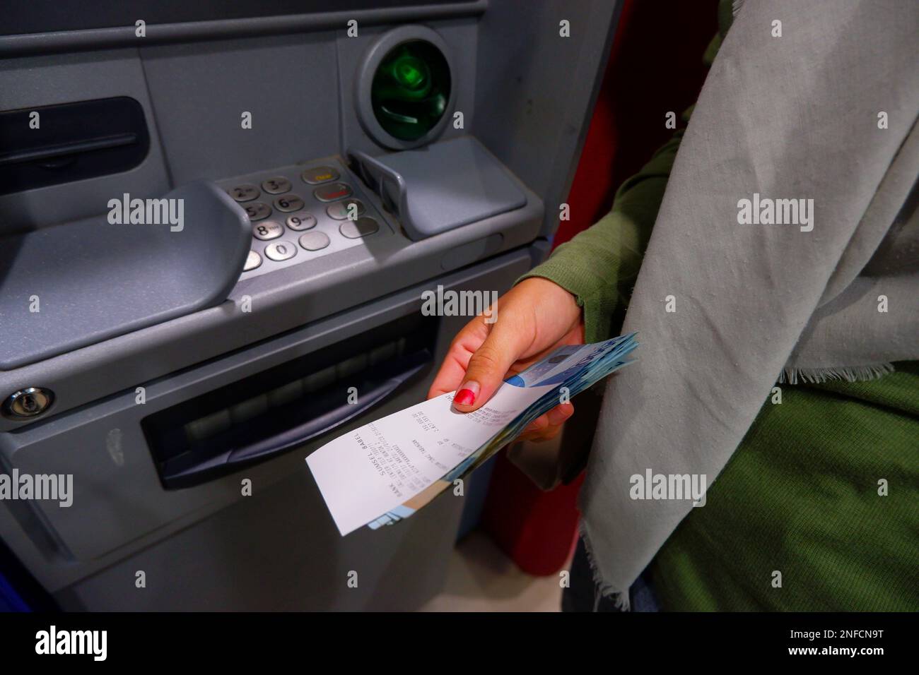 Pay icon from commerce hi-res stock photography and images - Alamy