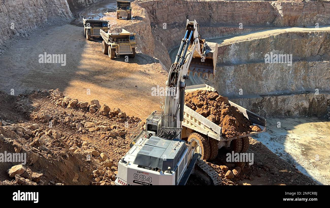 Excavation equipment hi-res stock photography and images - Alamy