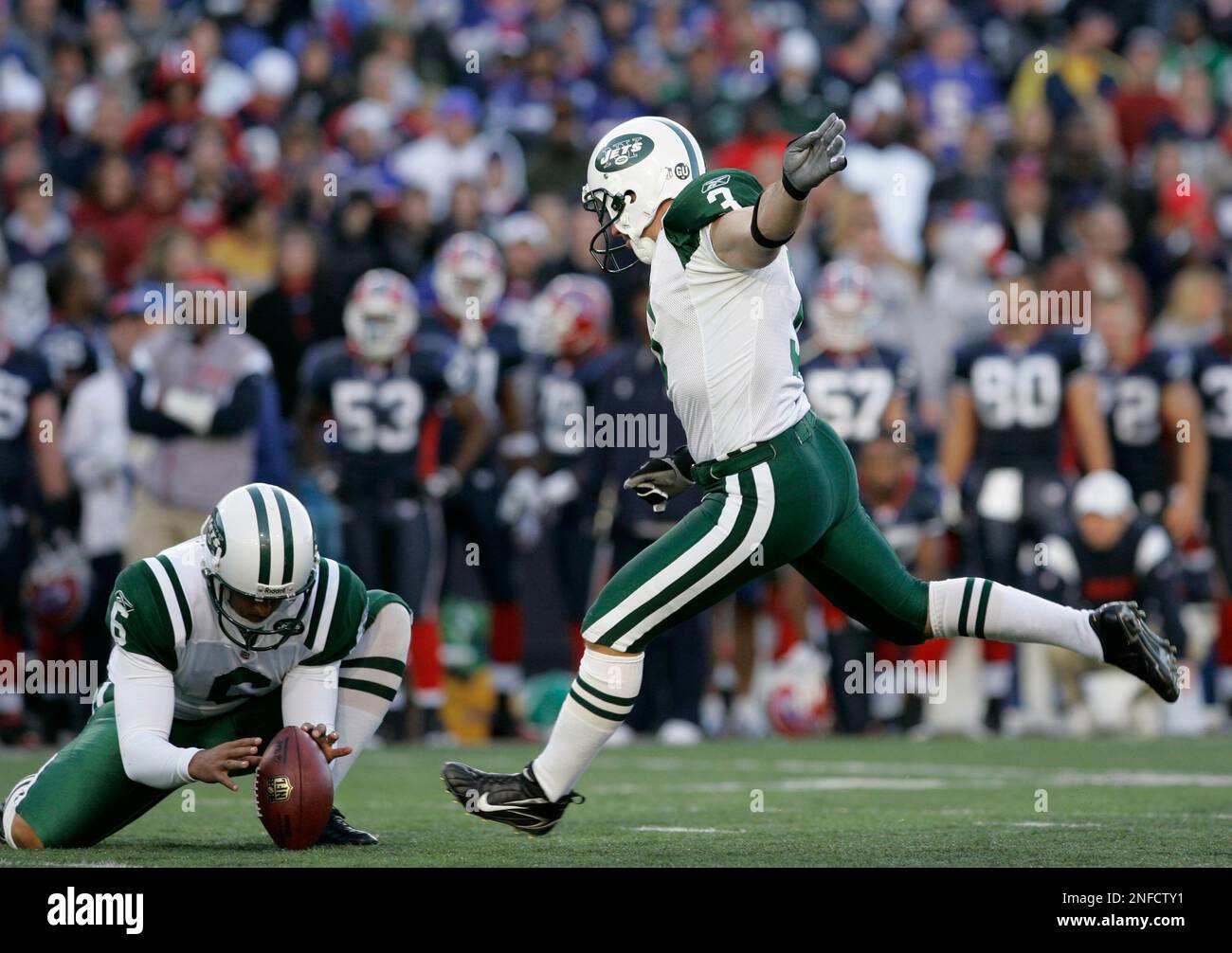 New York Jets' Jay Feely kicks a field goal during the second half of ...