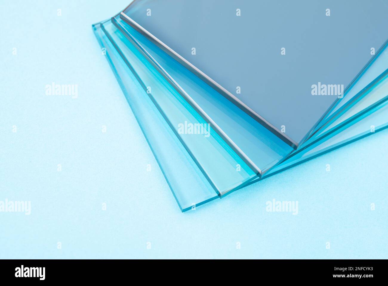 Sheets of Factory manufacturing tempered clear float glass panels cut ...