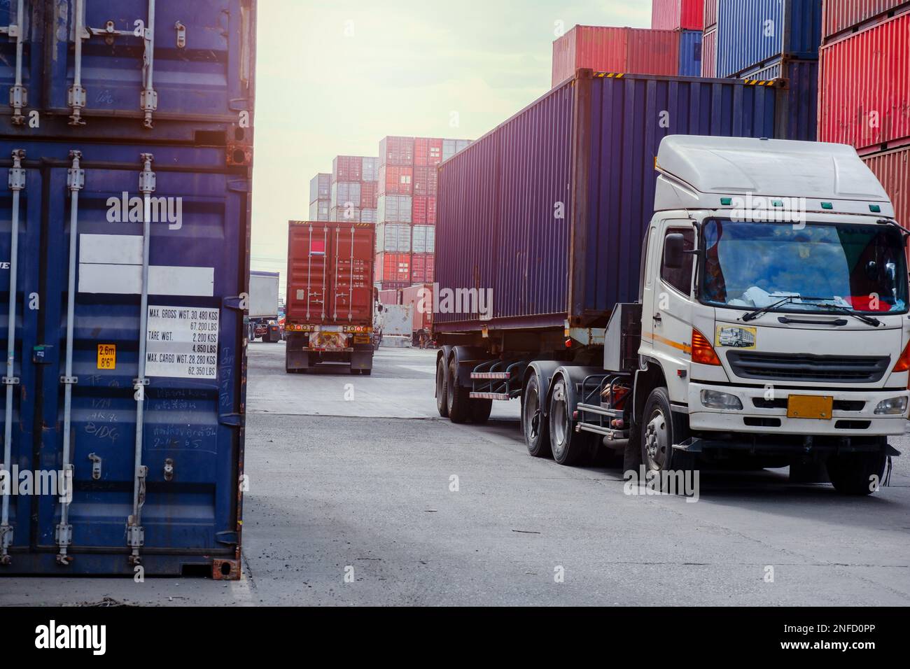 Shipment containers background hi-res stock photography and images - Alamy