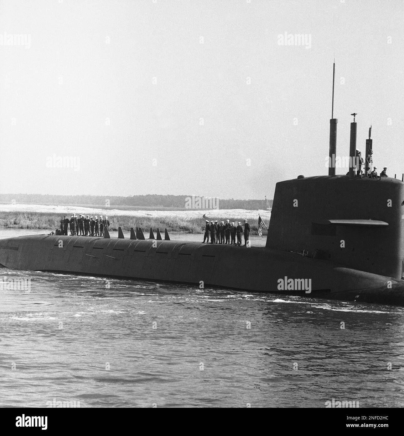 The atomic submarine USS George Washington, loaded with 16 Polaris ...