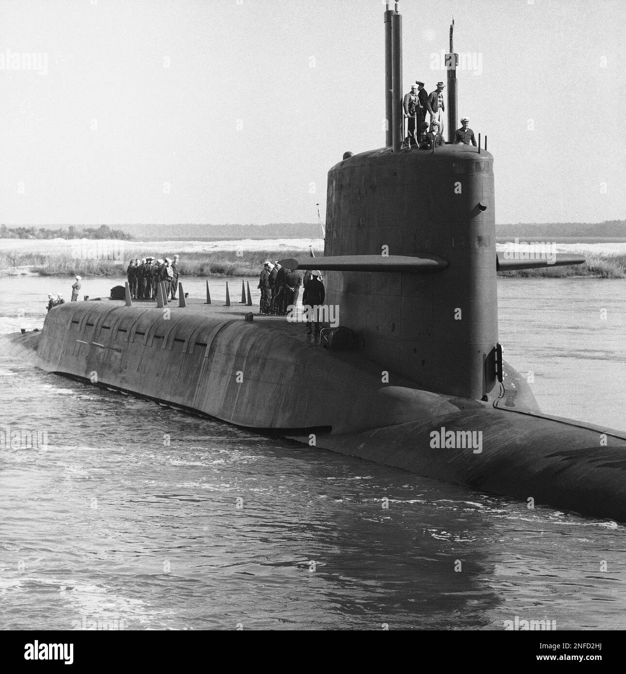 The atomic submarine USS George Washington, loaded with 16 Polaris ...