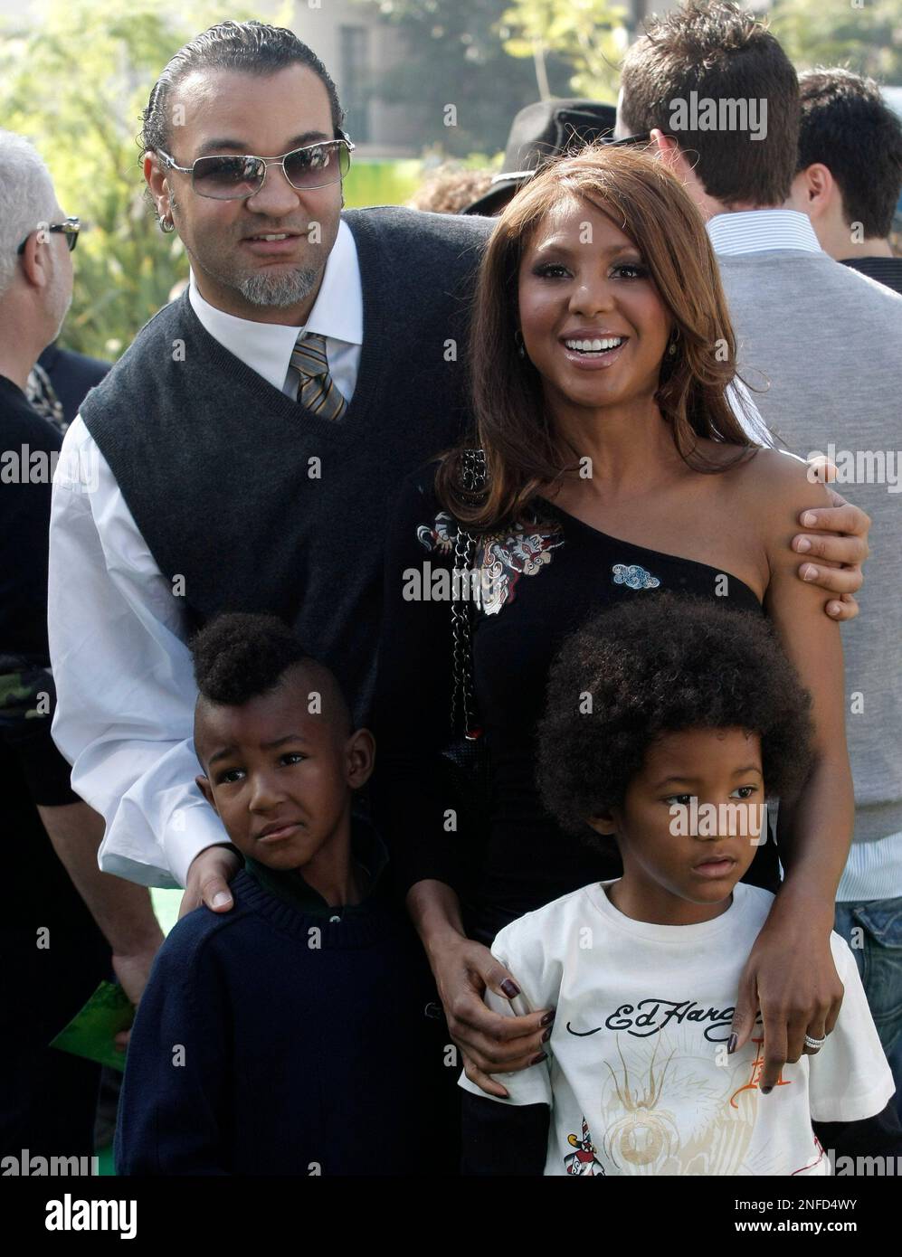 From left to right, Singer Keri Lewis, son Denham Lewis, singer Toni ...