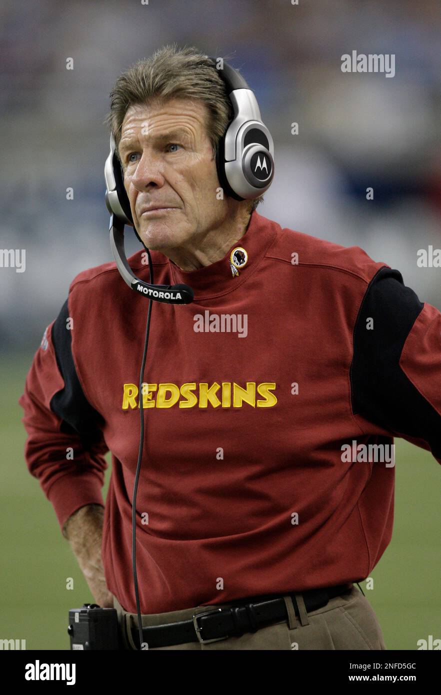 Washington Redskins offensive line coach Joe Bugel watches against the ...
