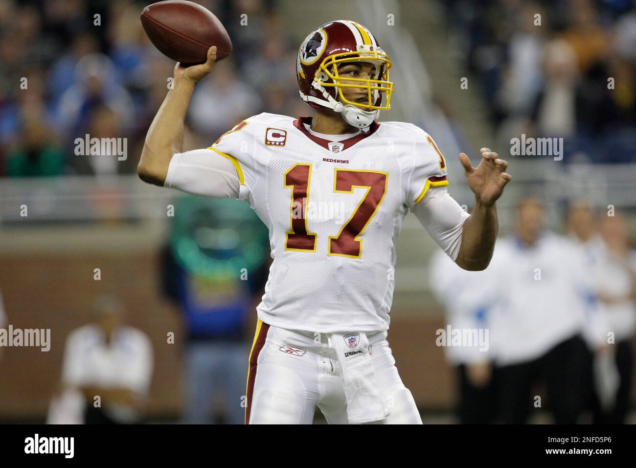Washington Redskins quarterback Jason Campbell throws against the ...