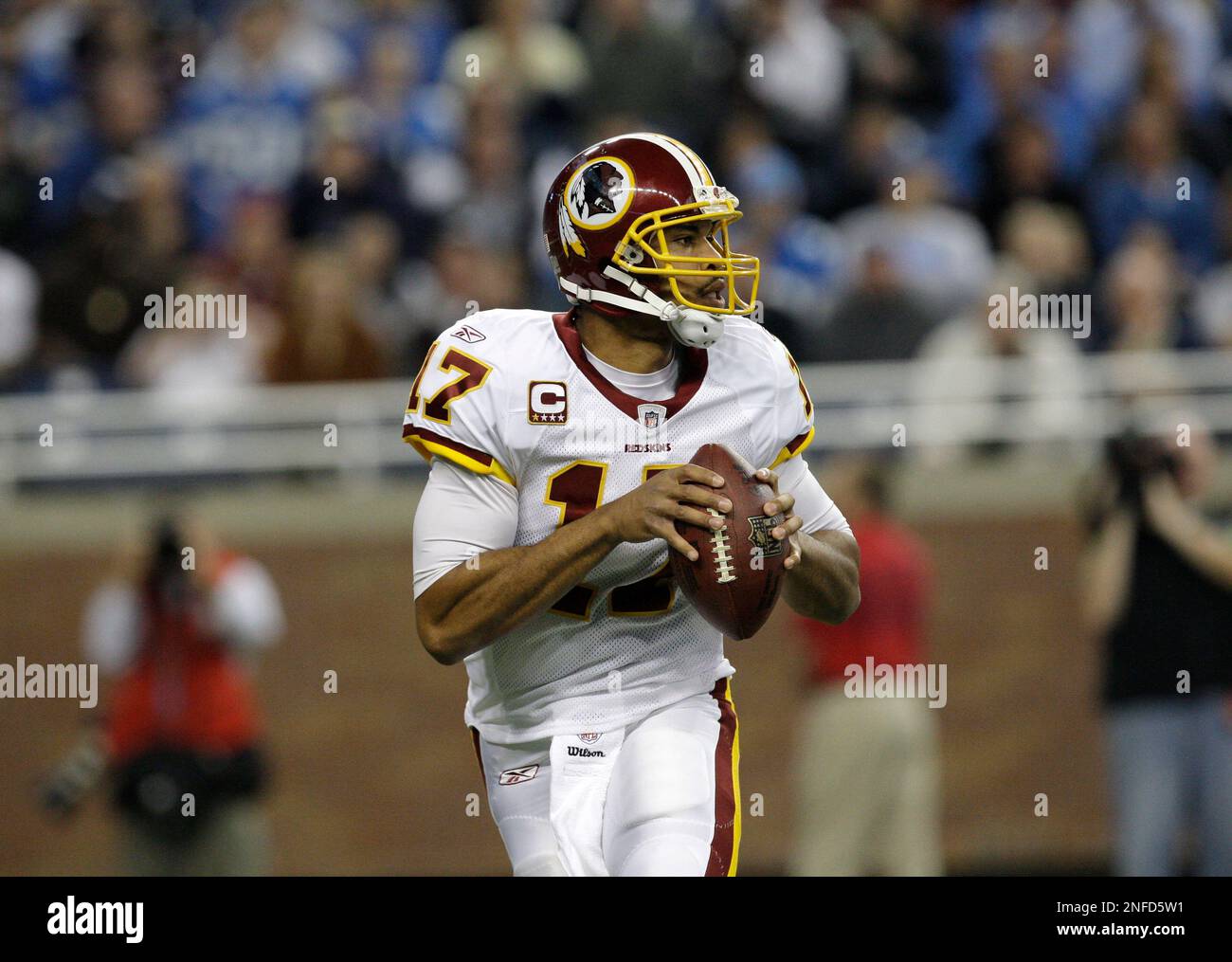 Washington Redskins quarterback Jason Campbell drops back against the ...