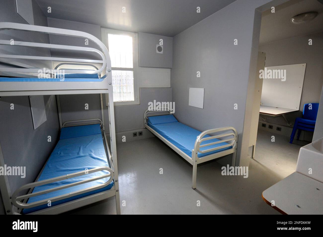 View of a cell in the new D2 building at the Fleury-Merogis men's ...