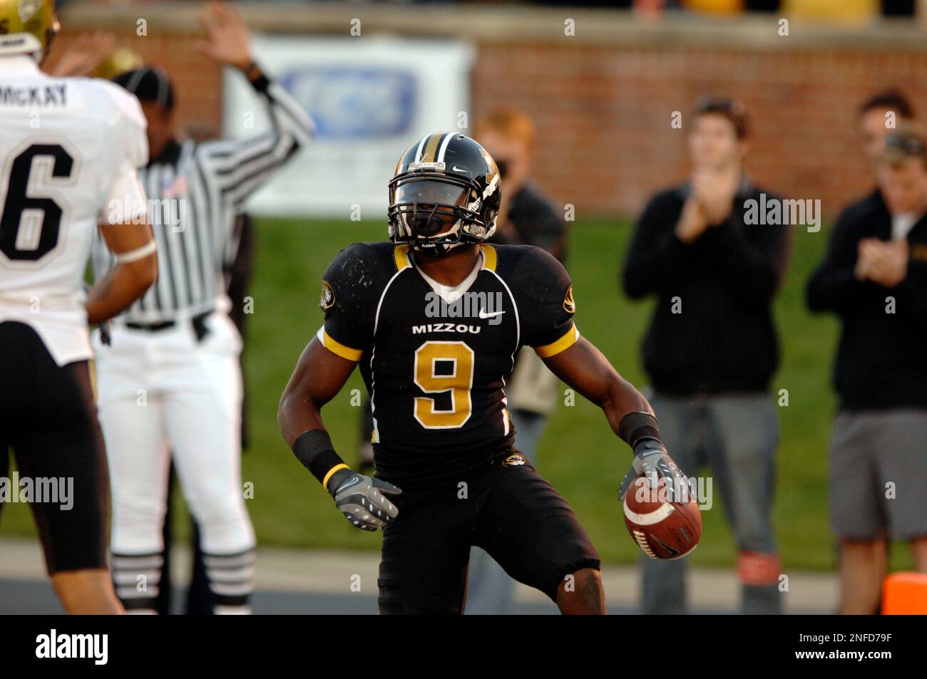 Missouri wide receiver Jeremy Maclin celebrates a catch during the ...