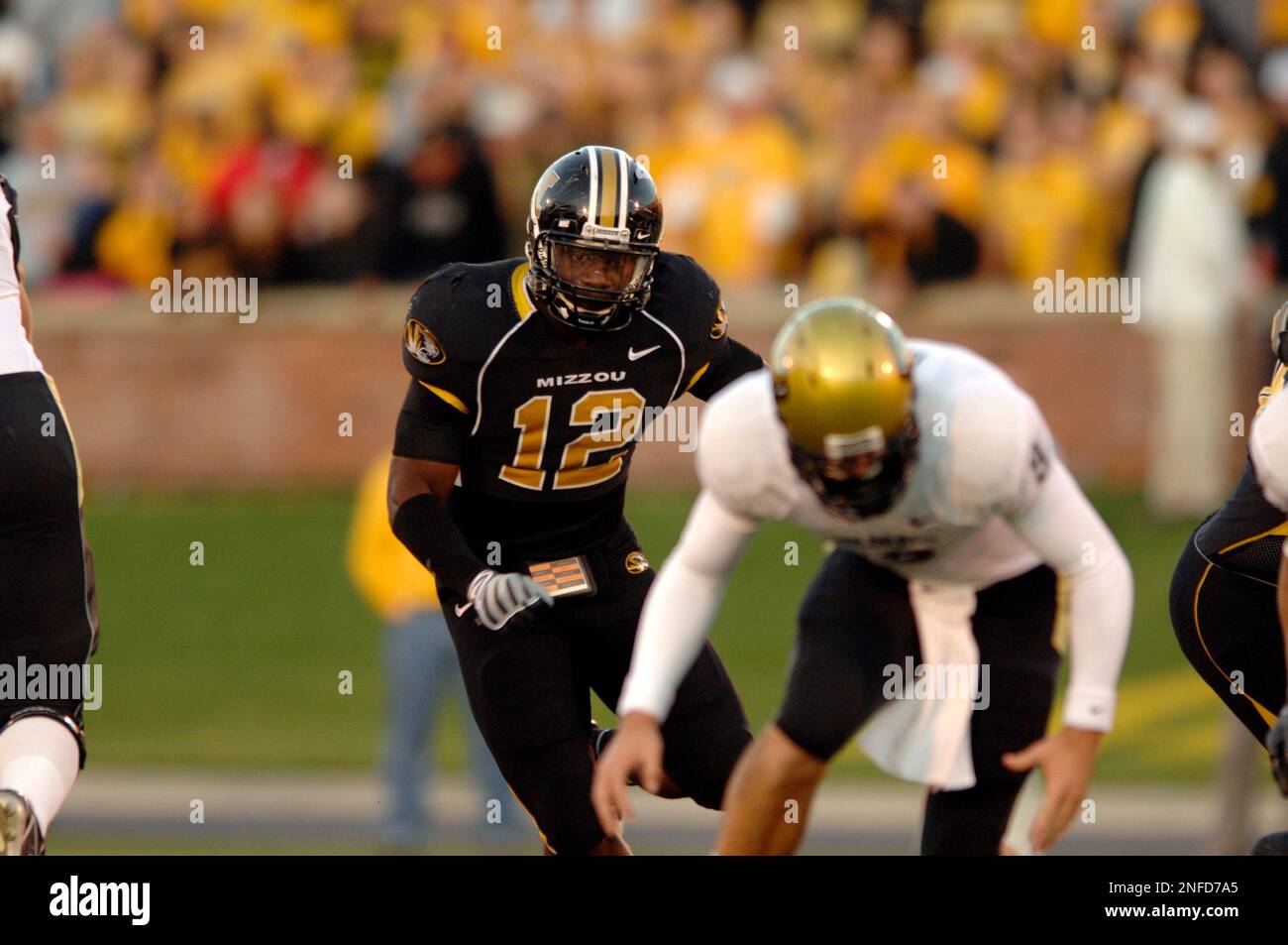 Missouri linebacker Sean Weatherspoon (12) gets in on a play during the ...