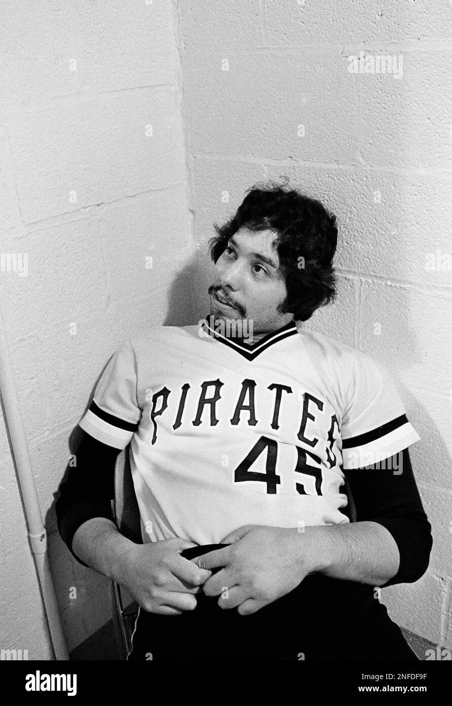 Pittsburgh Pirates John Candelaria relaxes in the Bucs' dressing room ...