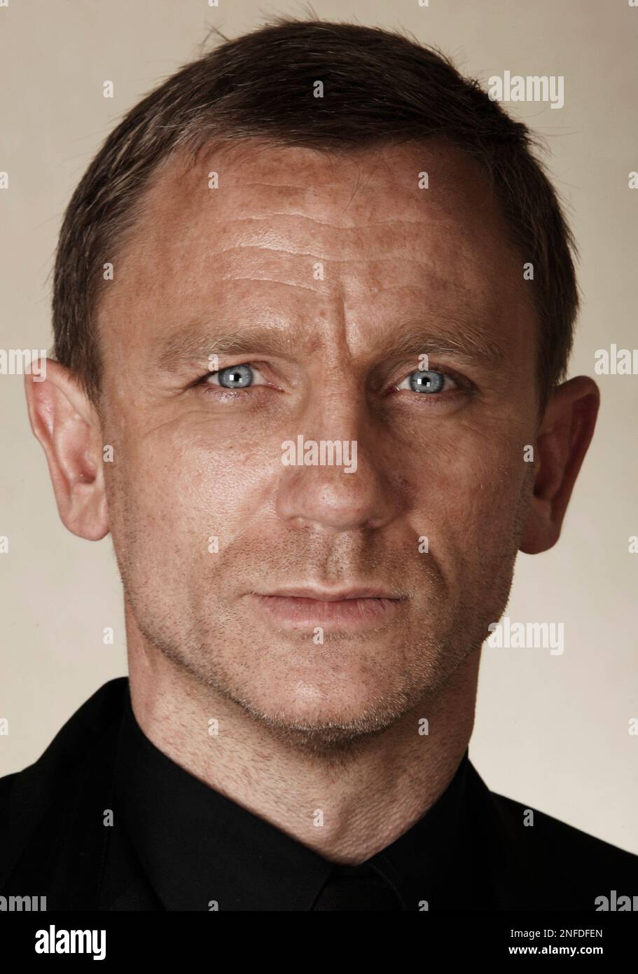 Actor Daniel Craig poses for a portrait in Beverly Hills, Calif. on ...