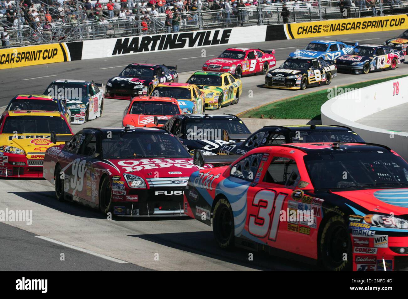 Start of NASCAR Sprint Cup Series Tums QuikPak 500 auto race at ...