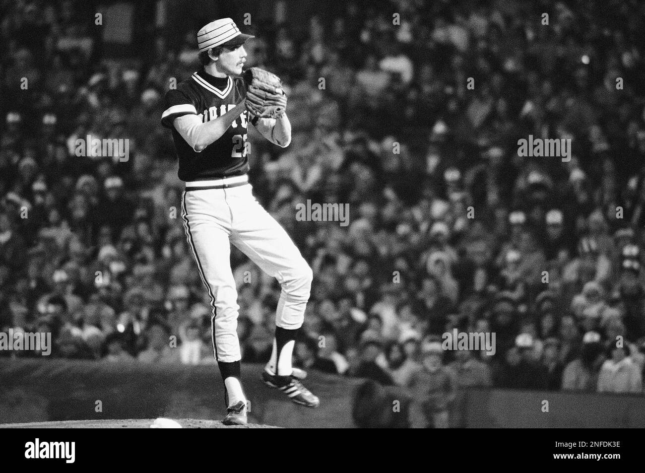 Pittsburgh Pirate pitcher Bruce Kison delivers to a Baltimore Orioles ...