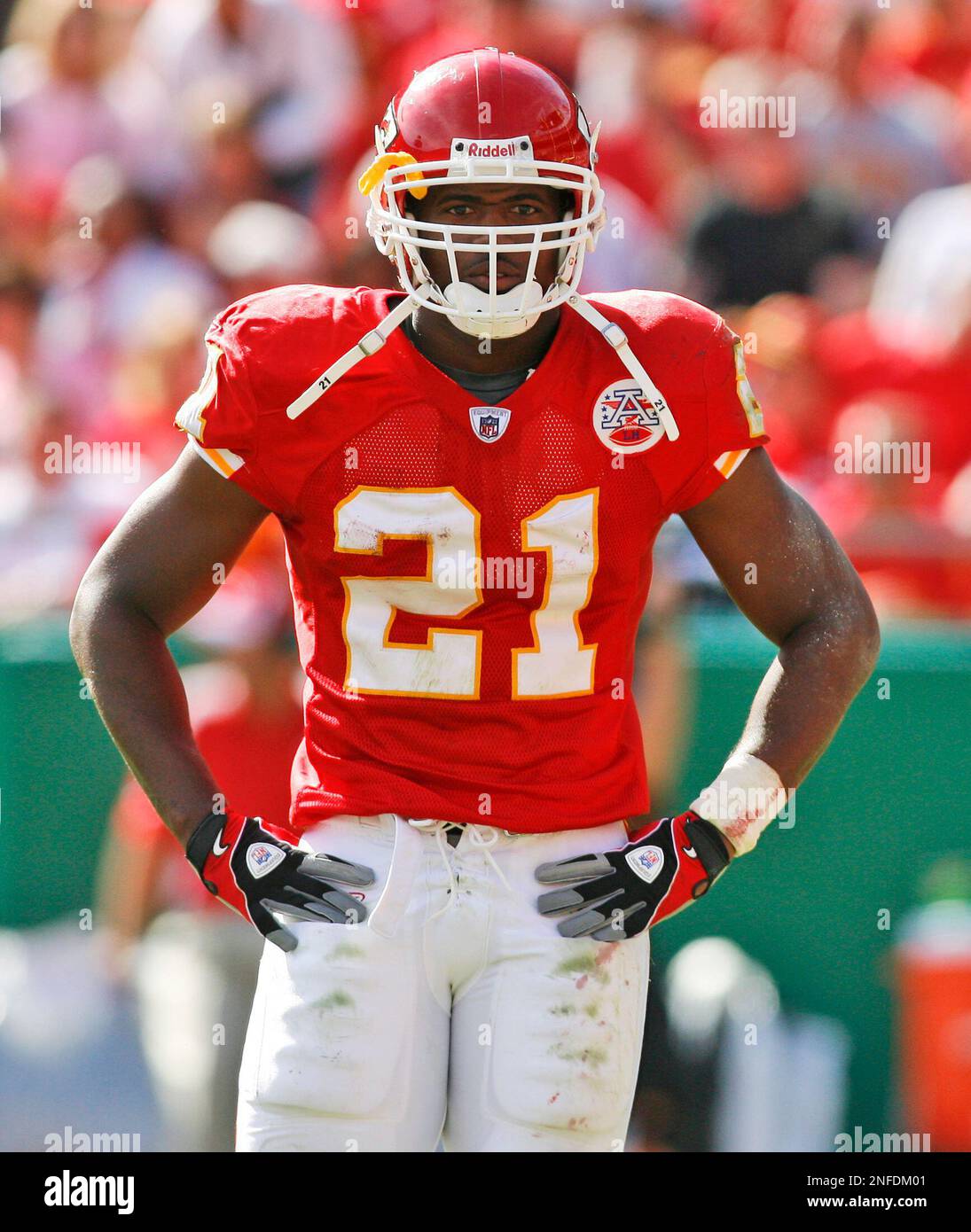 Kansas City Chiefs running back Kolby Smith (21) an NFL football game ...
