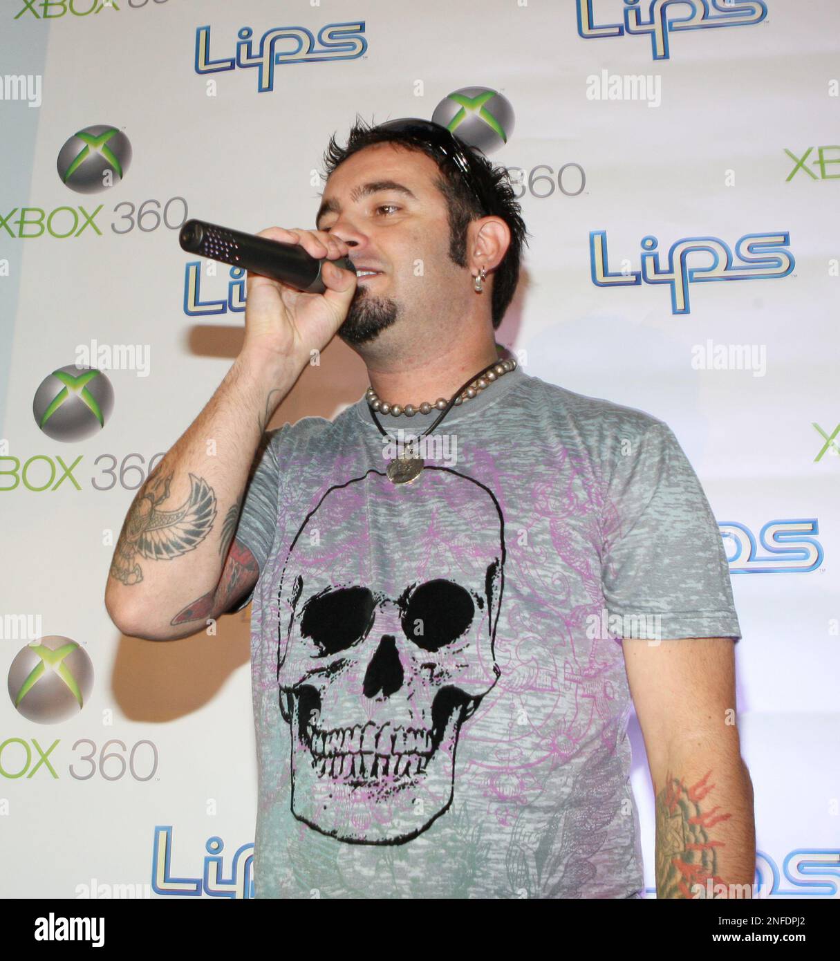 Chris Kirkpatrick sings on Xbox 360's new game Lips at the Justin ...