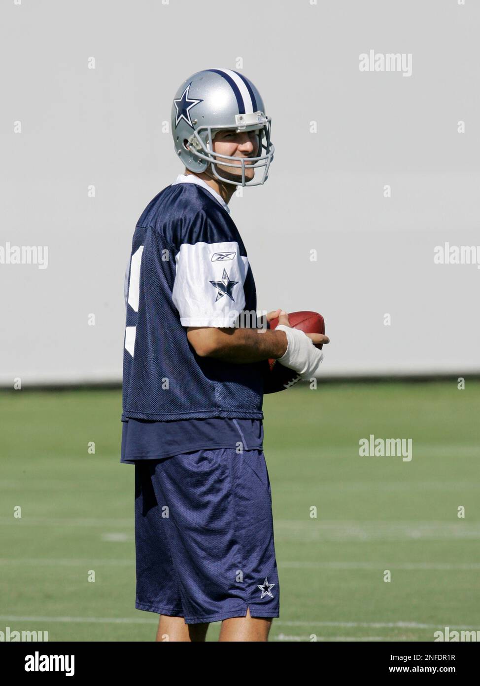 Dallas Cowboys quarterback Tony Romo (9) during practice with right ...