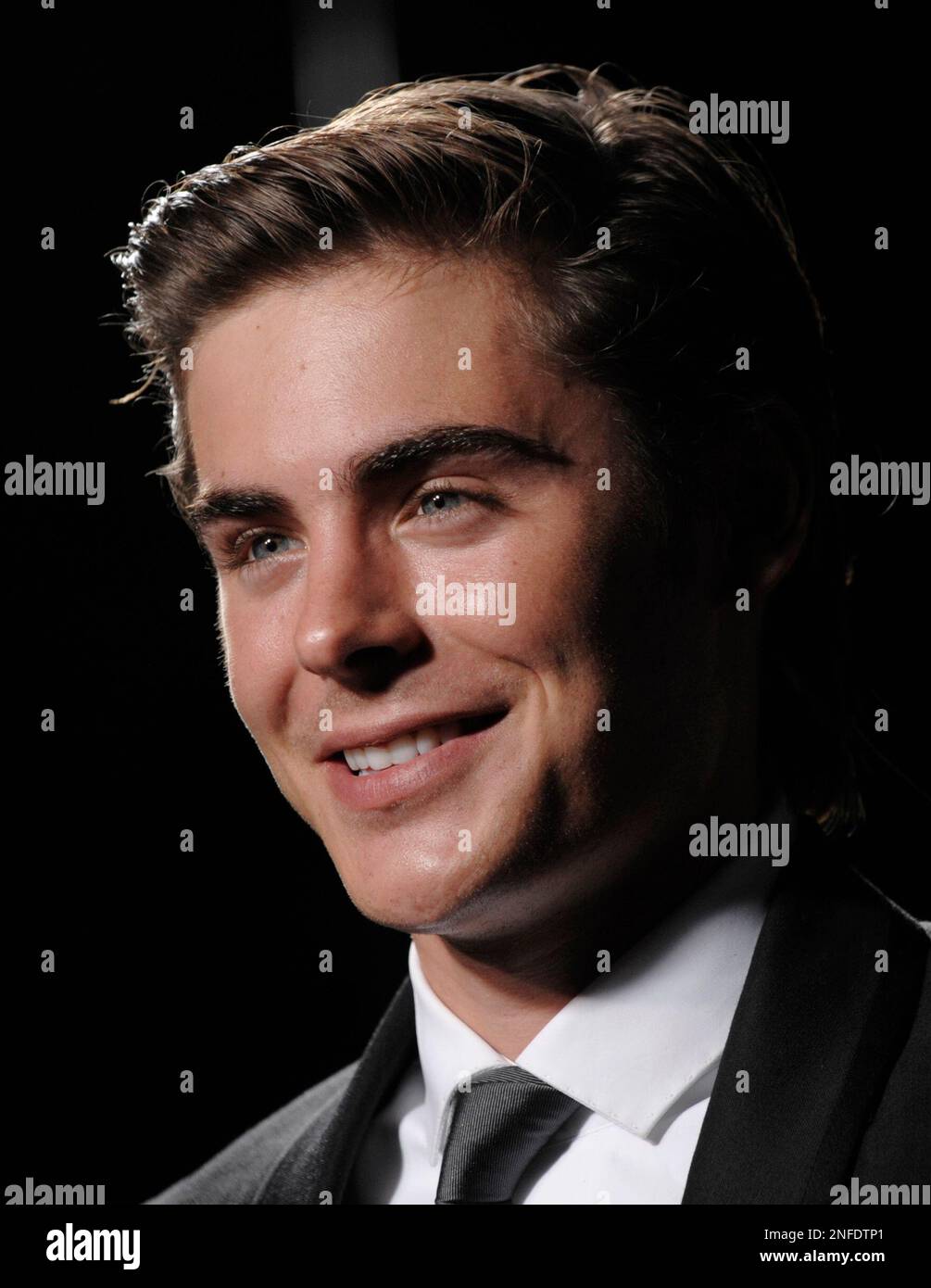 Zac Efron arrives at the premiere of the film "High School Musical 3 ...