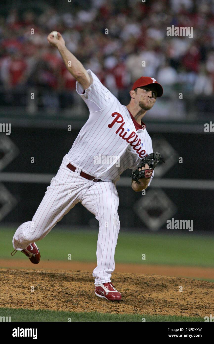Philadelphia Phillies' Brad Lidge pitches against the Los Angeles ...