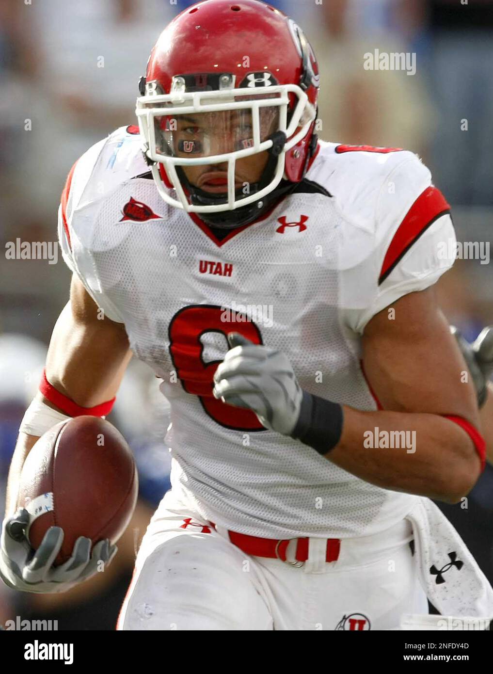 Utah running back Darrell Mack (6) carries the ball in bounds against ...
