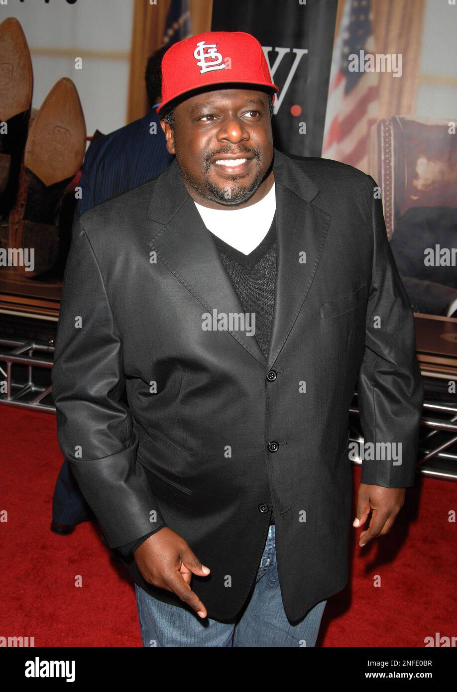Cedric The Entertainer arrives at the World Premiere of "W." at The ...